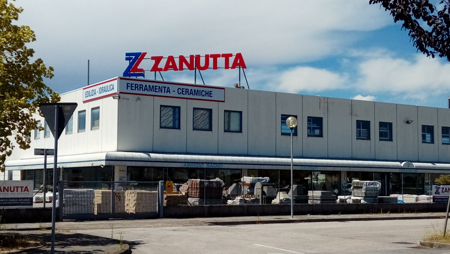 Punto vendita Zanutta di Mogliano Veneto - Arredobagno, edilizia e ... Punto vendita Zanutta di Mogliano Veneto - Arredobagno, edilizia e ...