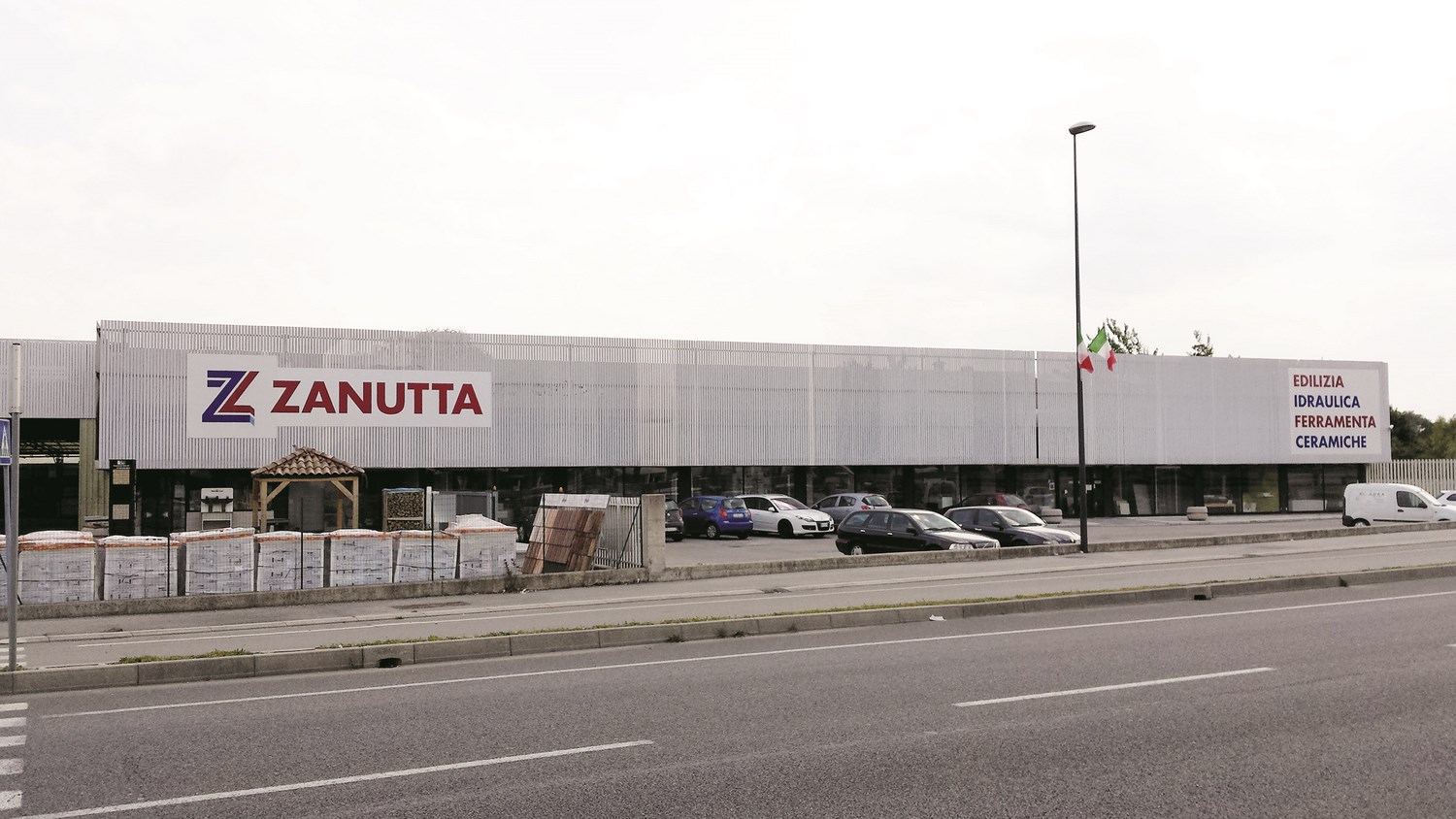 Punto vendita Zanutta di San Vendemiano - Arredobagno, edilizia e ...